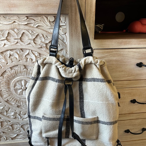 BEIS | Bags | Beis Plaid Cream And Black Hobo Laptop Travel Bag | Poshmark